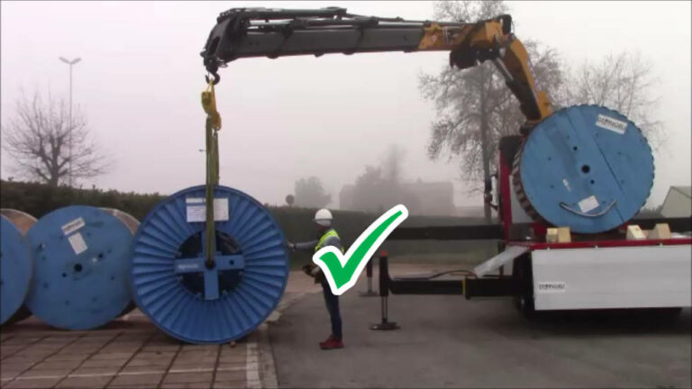How to load and unload iron or wooden reels and handling on site - De ...